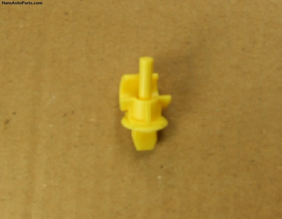 1U0823397 $1 OEM VW Hood Clip Beetle Jetta Passat