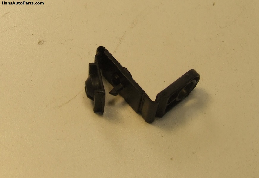 8E0821989A $22 OEM Fastener Aud A4 A6 A7 Q7 RS4 A5 A8 Q5 RS5 TT