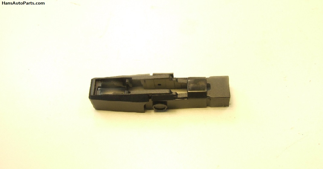 8E0998430 $7 OEM Audi Windshield Wiper Fastener A4 RS4