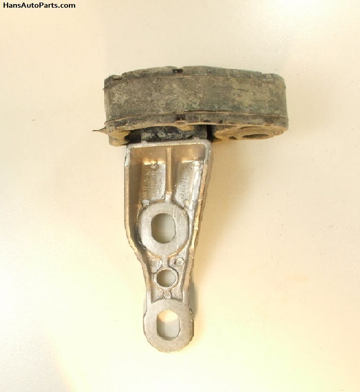 8R0253144B $9 Audi Right Rear Exhaust Bracket Q5