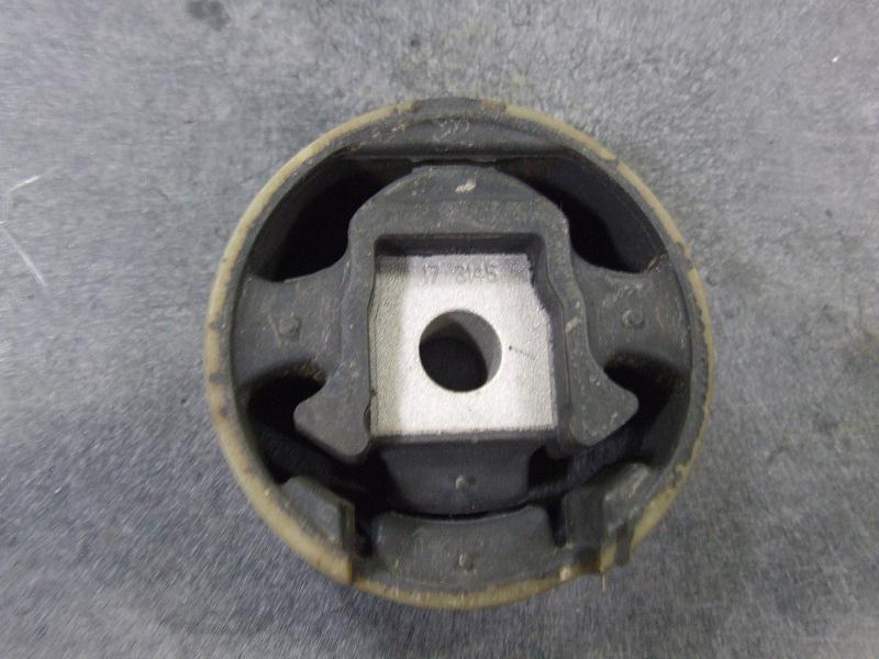 1K0199867 $9 OEM VW Middle Lower Bonded Rubber Mount Lower Rear Support Jetta 2.5 6 Speed ...