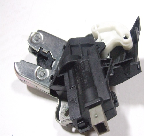 4F5827505D $35 VW Audi Trunk Latch or Catch Eos Jetta Passat/CC A4 A5 ...