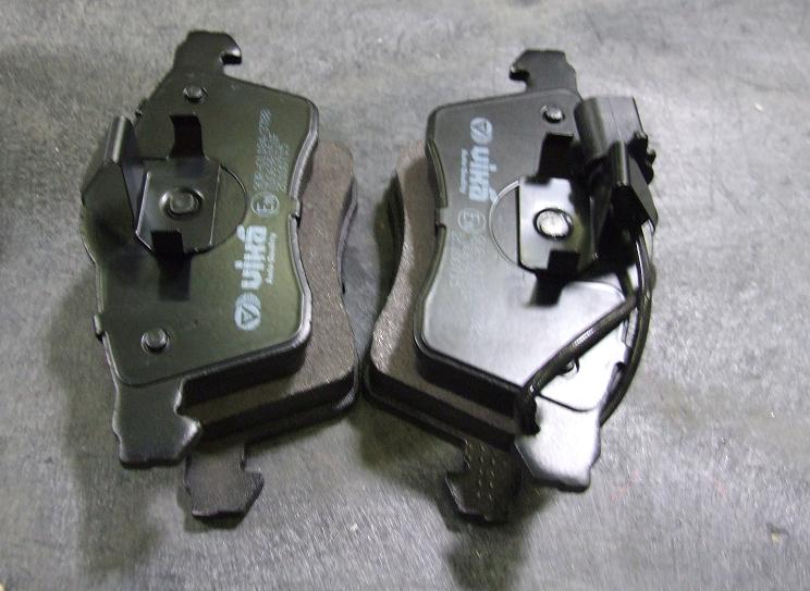 7D0698151F $22 VW Front Brake Pads Eurovan