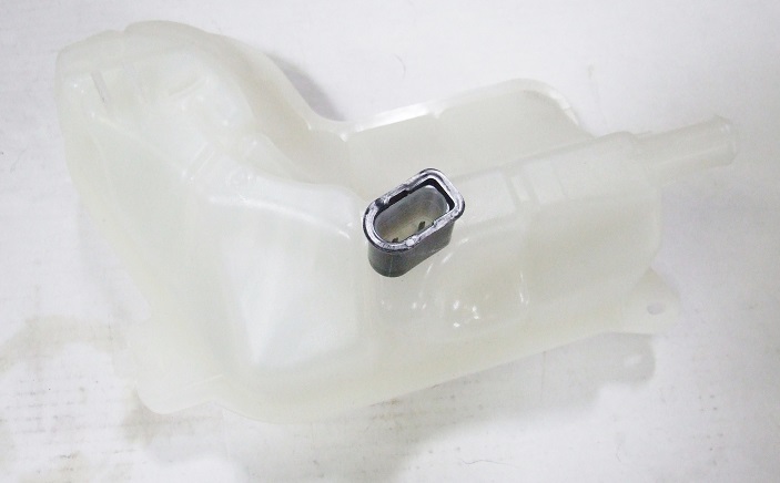 8E0121403 $18 Audi Coolant Reservoir A4/S4 1.8T 2.0T V6