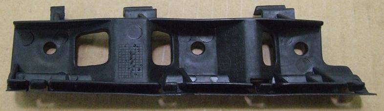 3C0807184 $3 OEM VW Right Guide Piece Front Bumper Passat.
