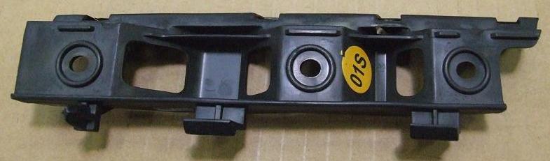 3C0807184 $3 OEM VW Right Guide Piece Front Bumper Passat.